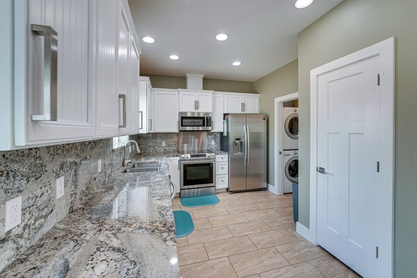 Bright, Modern Corpus Christi Condo: 2 Mi To Beach - North Padre Island, TX
