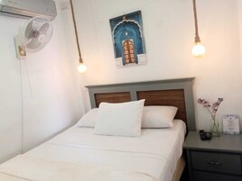 Cortinas/cortinados opacos, Wi-fi grátis, roupa de cama fornecida 