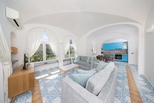 Apartamento Premium em Condomínio Fechado, 2 quartos, vista para o mar, em frente ao mar | Cozinha privada | Um frigorífico/congelador grande, um micro-ondas, uma placa de cozinha