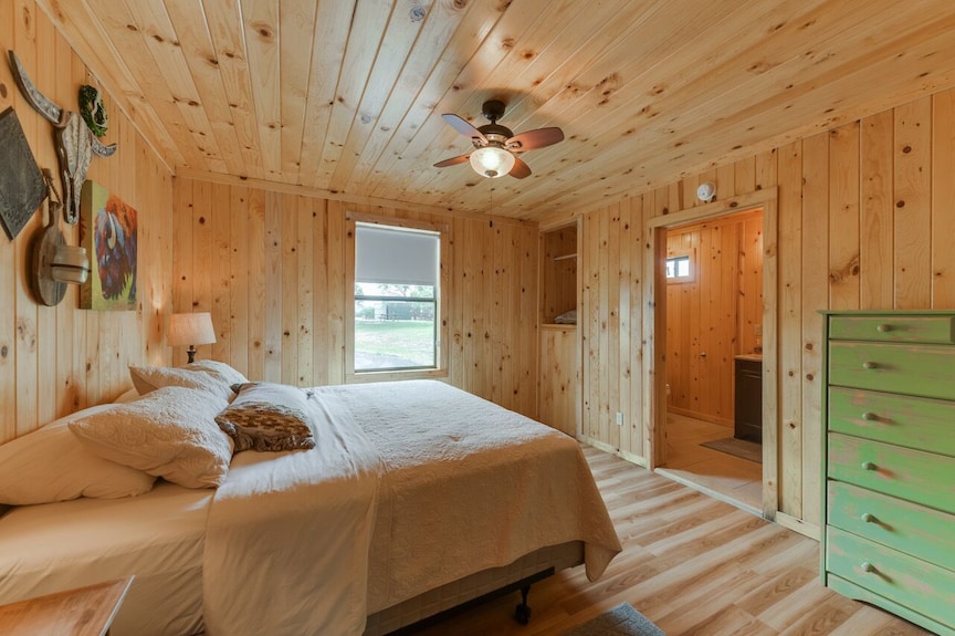 Utopia River Retreat Is A Secluded Paradise Nestled Along The Sabinal River In The Texas Hill Country. - Utopia, TX