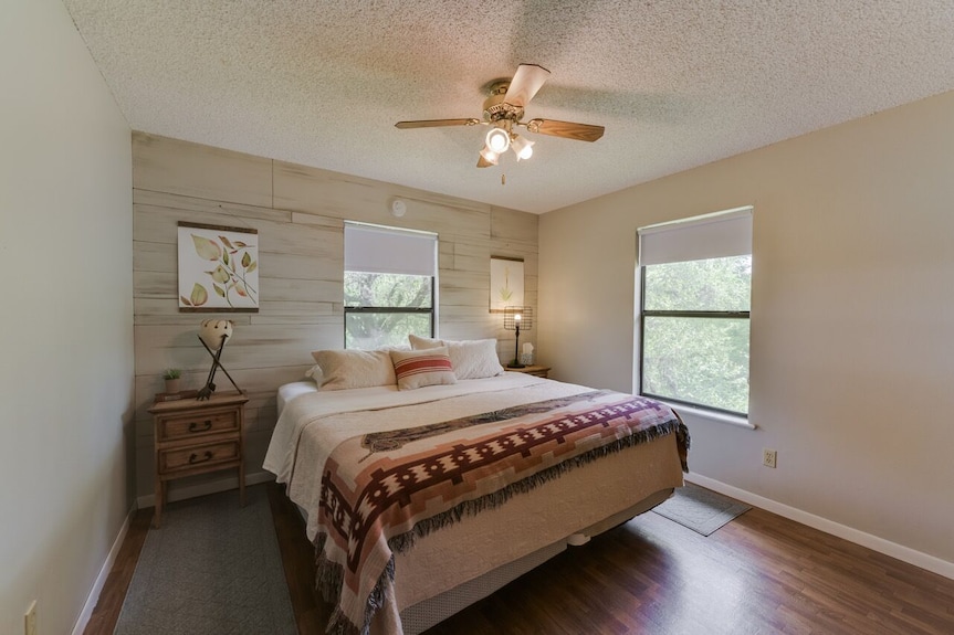 Utopia River Retreat Is A Secluded Paradise Nestled Along The Sabinal River In The Texas Hill Country. - Utopia, TX
