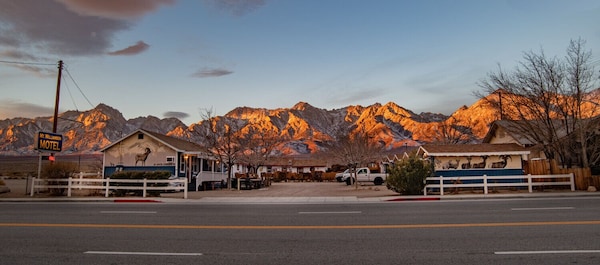 Mt Williamson Motel And Basecamp - United States