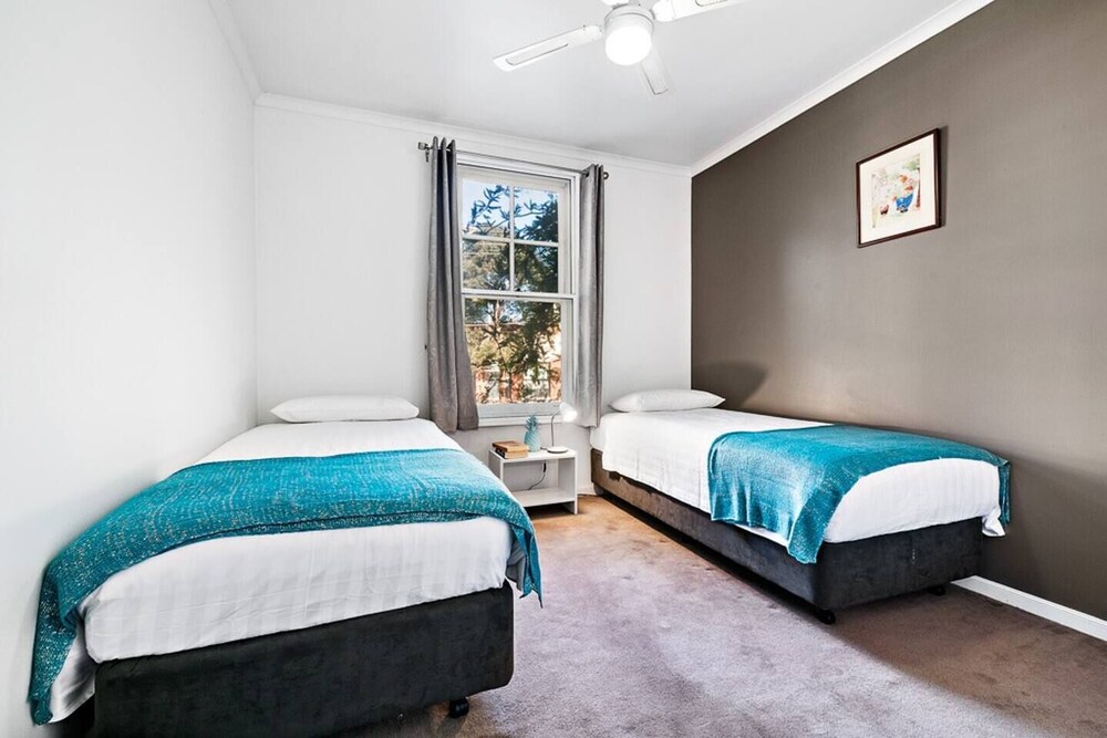 Turquoise Dreaming with Pool and Tennis Court - Melbourne | Vrbo