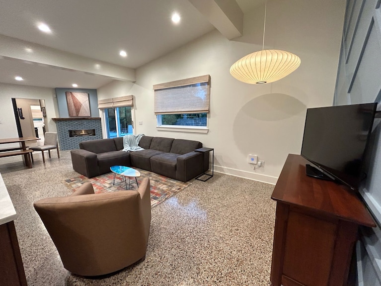 Heated Pool Home. 7 Mins To The Beach! Arcade. Perfect Retreat Rain Or Shine! - Gulf Breeze, FL