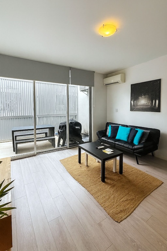 Urban Oasis Custom Made For Cosmopolitan Living - Randwick