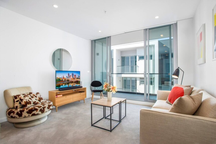 Retro Modern With Pool Near Westfield Doncaster - Deakin University Melbourne Burwood Campus