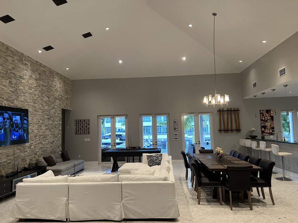 Bimini Bay Island, Luxury 5 bedrooms, 70 ft dock space across from ...