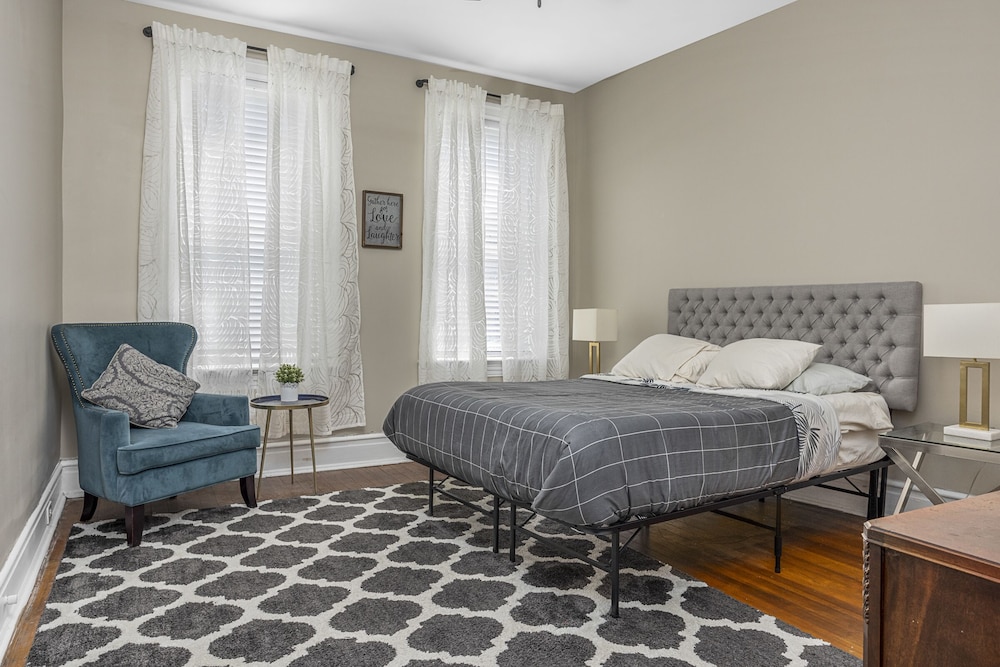 Historic Cozy Forest Park Home @ Perfect Family Getaway near Downtown ...