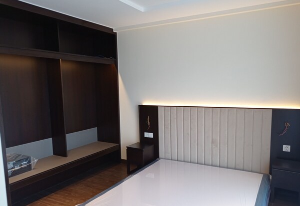 Dhome Ha Long - Hạ Long