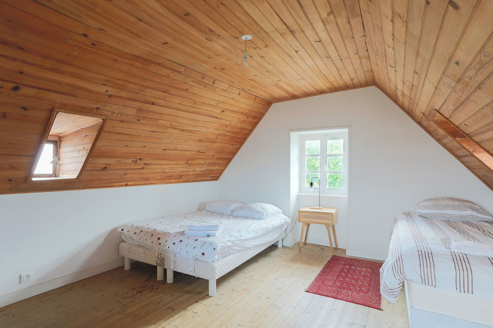 Holiday Home 'Ker Ar Vro - Maison Atypique' With Wi-fi - Locquirec