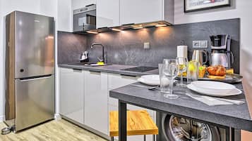 Apartament (11i/11) | Cozinha privada | Um frigorífico, um micro-ondas, um forno, uma placa de cozinha