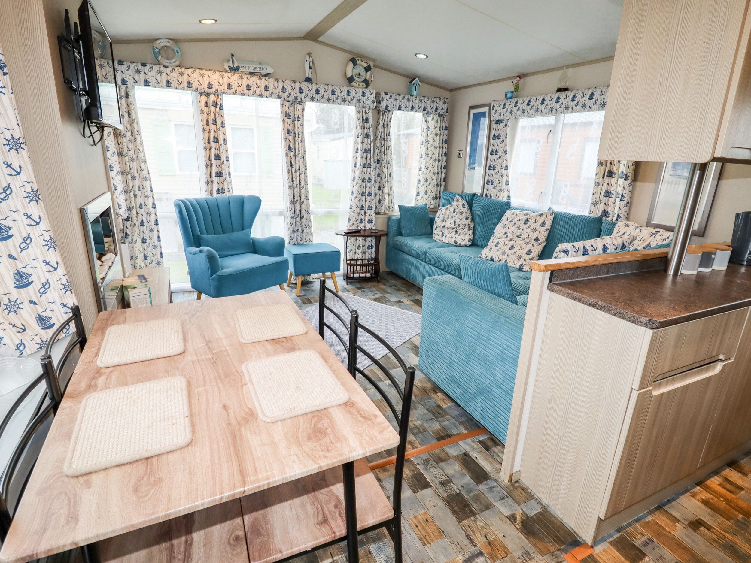 Beachcomber D35, Pet Friendly, Character Holiday Cottage In Towyn - Wales