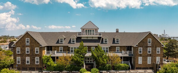 Tranquil House Inn - Nags Head, NC