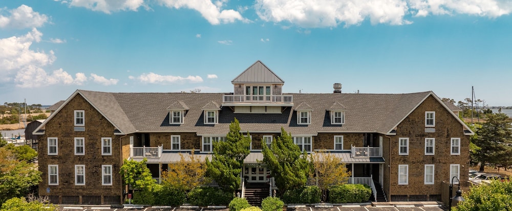 Tranquil House Inn - Nags Head, NC