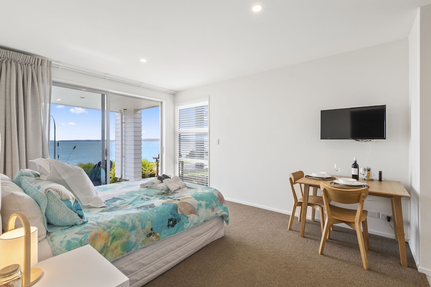 Maraetai Couples Retreat - Omana Beach Apartment - Waiheke Island