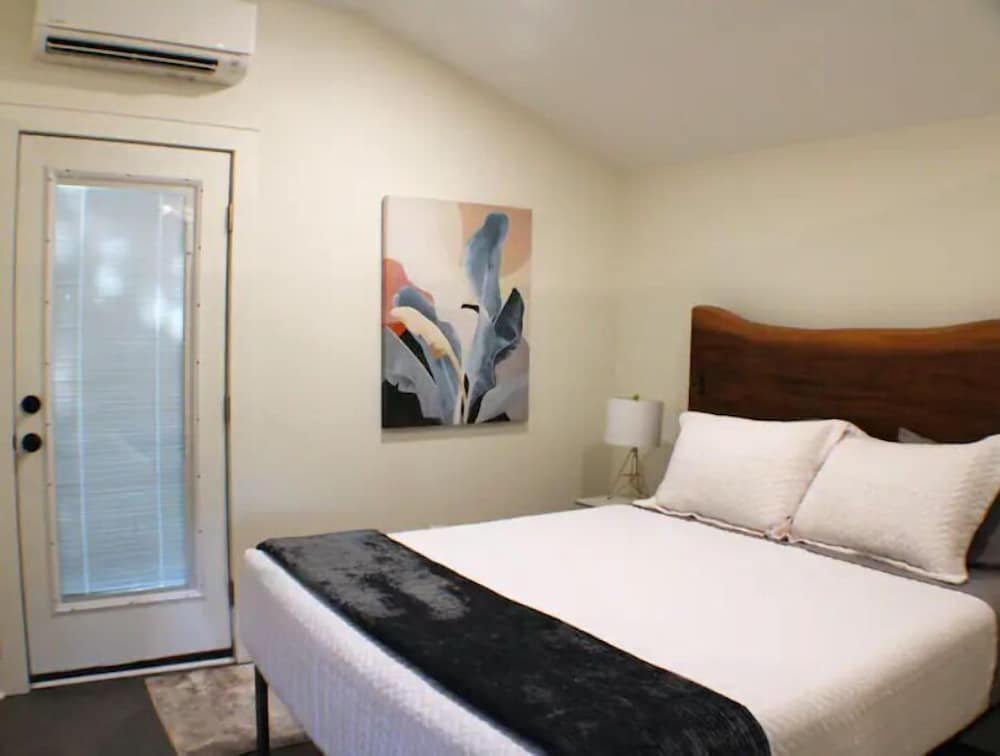 1/1 Sleeps 3 Adu Modern+amazing! - Charleston, SC