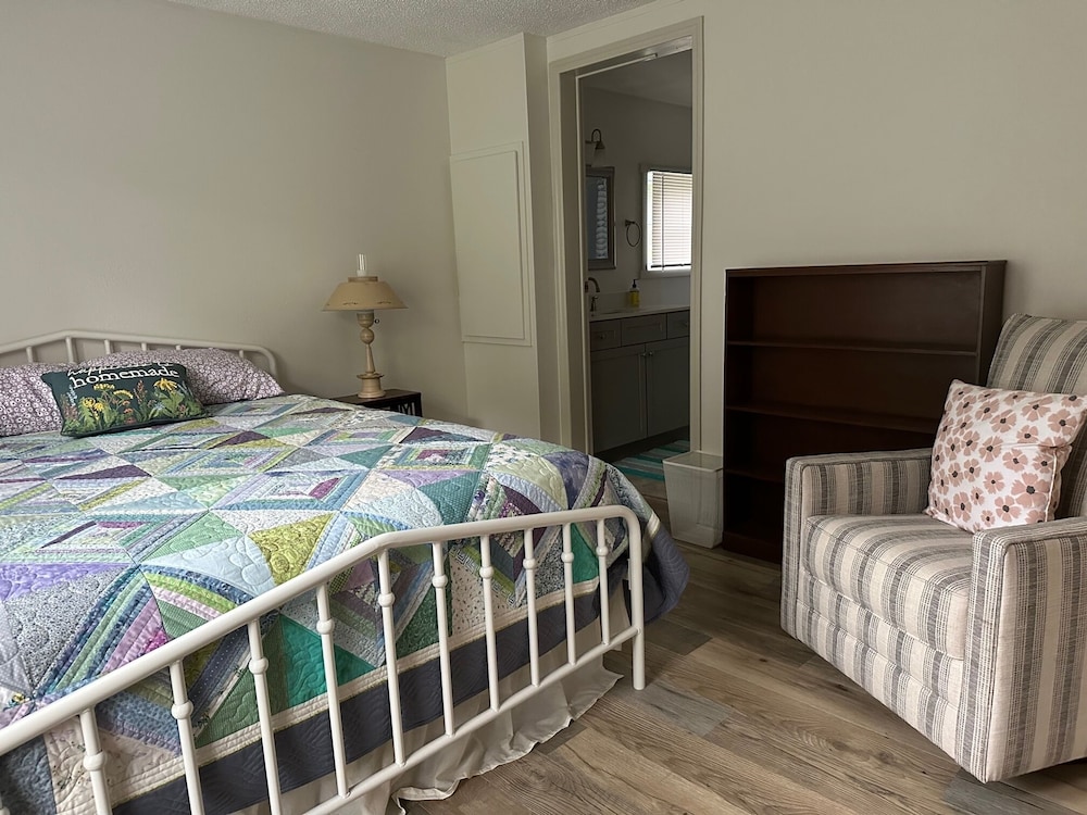 Robin's Nest: Newly Renovated Home Located On 60 Acres Of Fields & Forest. - Finger Lakes, NY