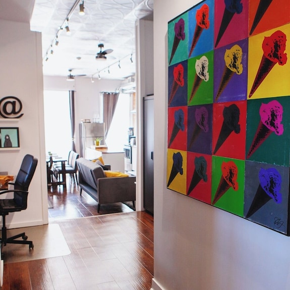 26 · Hip Heritage Main Floor Flat In Downtown District - Belleville