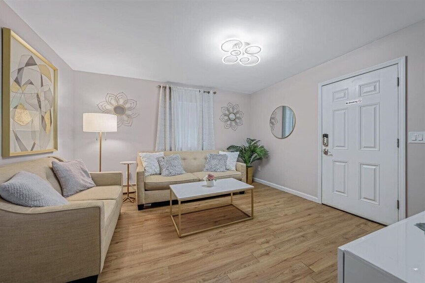 Private Apartment On River Ave. Close To Main St - Patchogue, NY