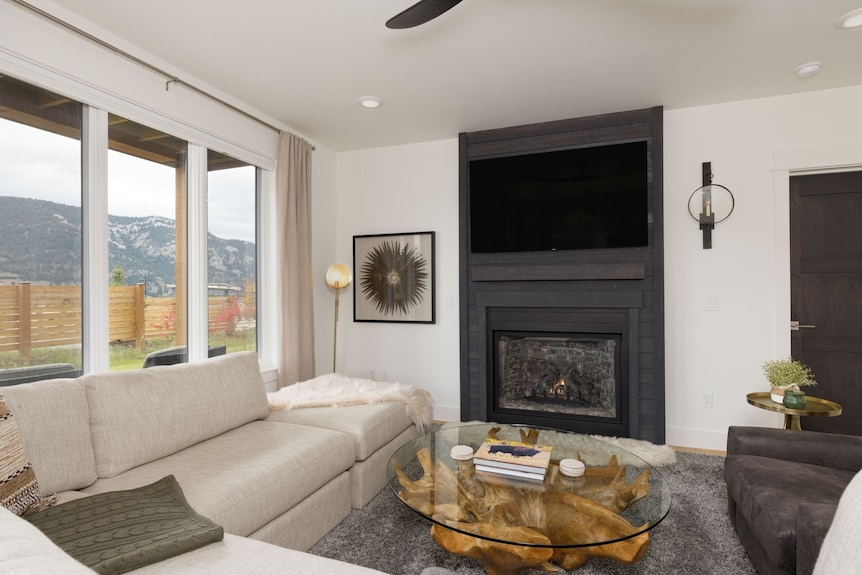 New! Private Hot Tub, Downtown Big Sky, Minutes To Big Sky Resort - 빅 스카이