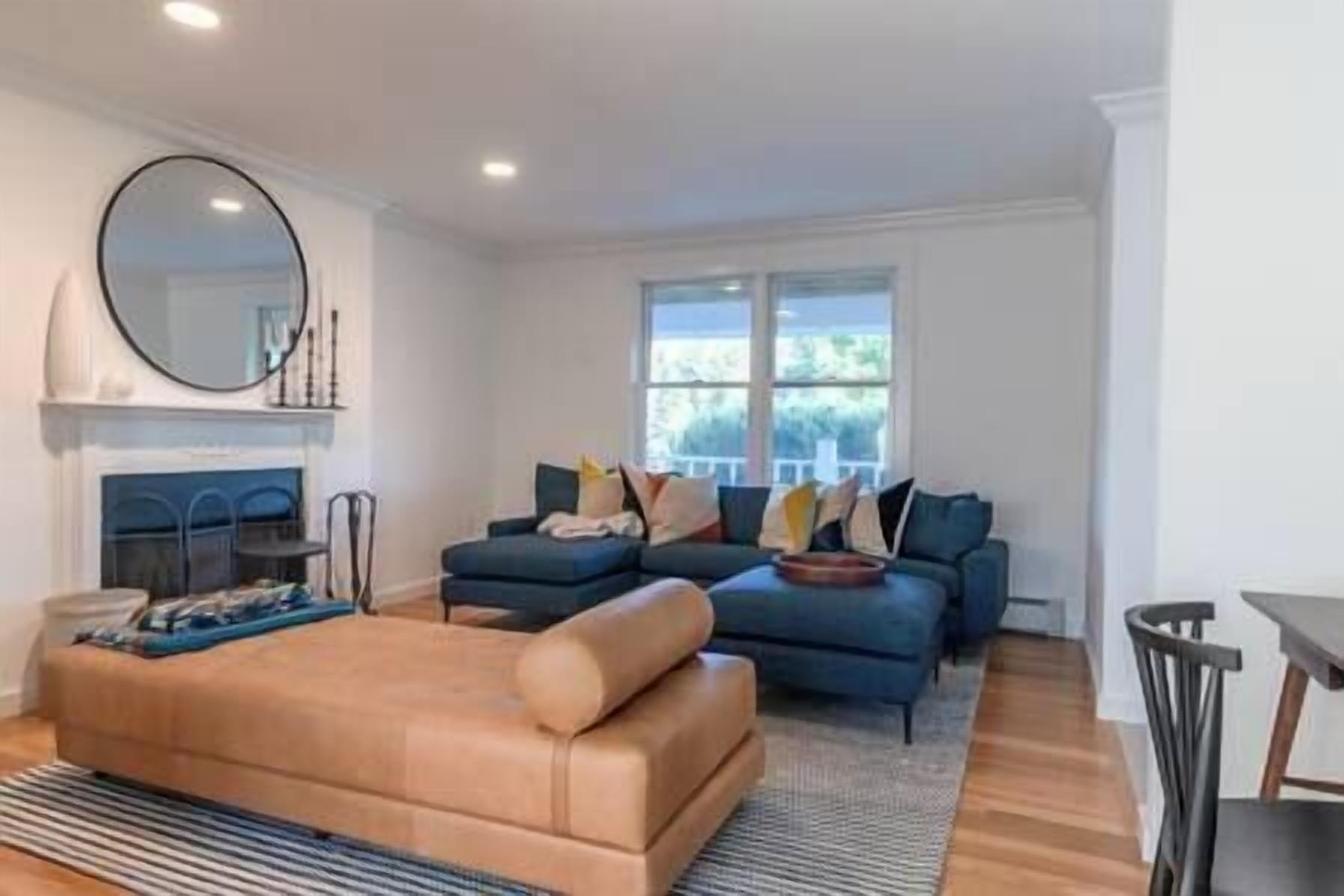 Comfortable & Modern Home Close To Stowe - Morristown, VT