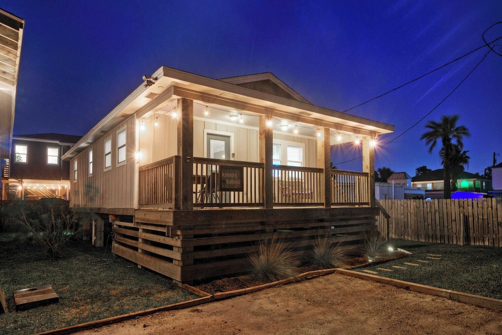 Kenna's Kabana By Avantstay Walk To Beach - Port Aransas, TX