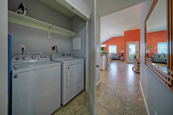 Laid Back Lime By Avantstay | Near Beach W/ Pool, Complimentary Pool Warmer - Port Aransas, TX