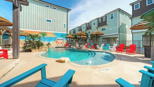 Pool, Rooftop W/ Island Views, Blocks To Beach Seas Your Dreams By Avantstay - Corpus Christi, TX