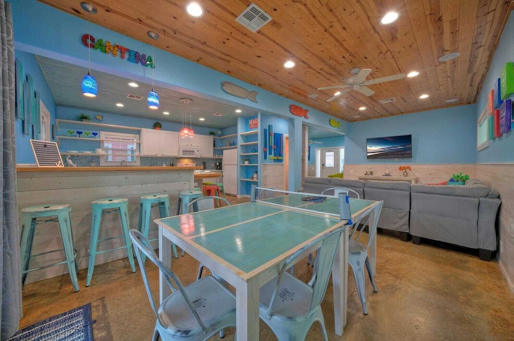 Private Yard, Shared Pool Near The Beach Bluetique Hotel By Avantstay - Corpus Christi, TX