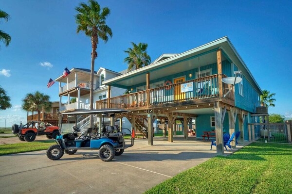 Private Pool, Large Yard, Game Room, Balcony South By Sunkissed By Avantstay - Port Aransas, TX