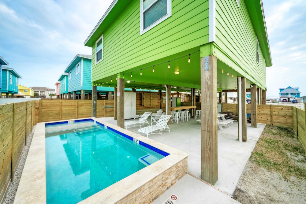 Priv Pool, Covered Patio Lounge W/ Bar, Sunset Views Green Gecko By Avantstay - Corpus Christi, TX