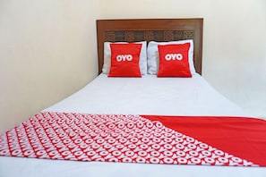 Quarto Duplo Standard | Secretária adequada para computadores portáteis, Wi-fi grátis