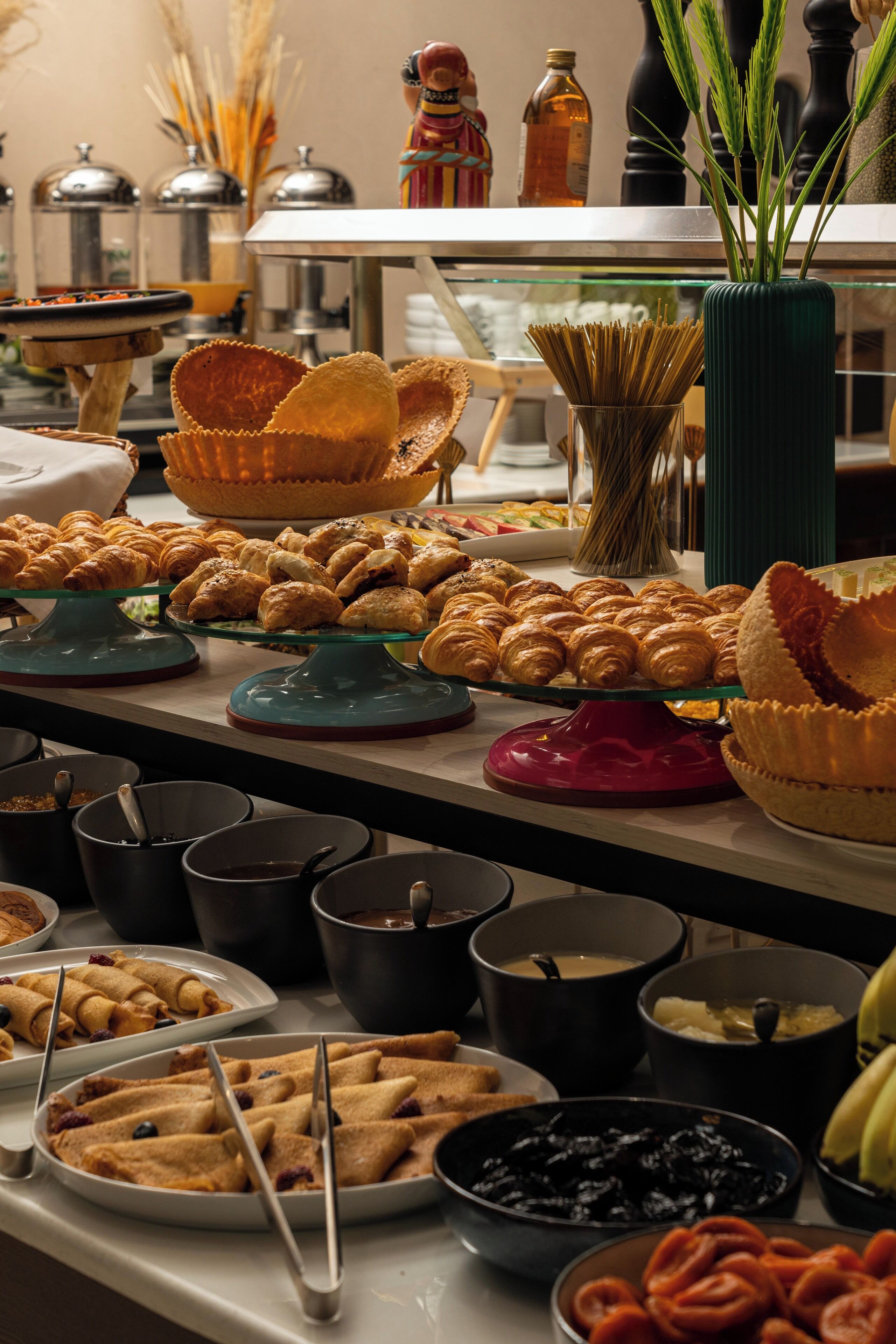 Café da manhã com buffet grátis todos os dias