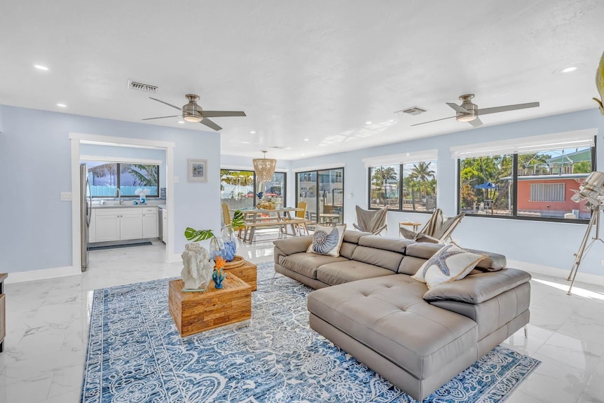 Pool, Spa, 50 Dock, Game Room & Tiki Hut! - Florida Keys