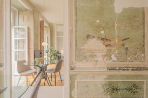 Music and Poetry Apartment (2A) | Refeições no quarto