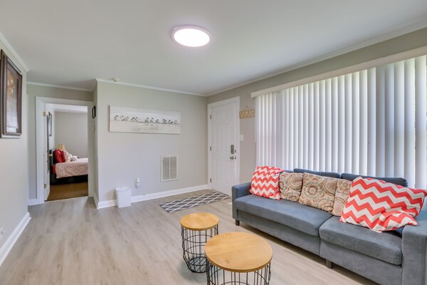 Cozy Greensboro Vacation Rental W/ Deck & Fire Pit - Greensboro, NC