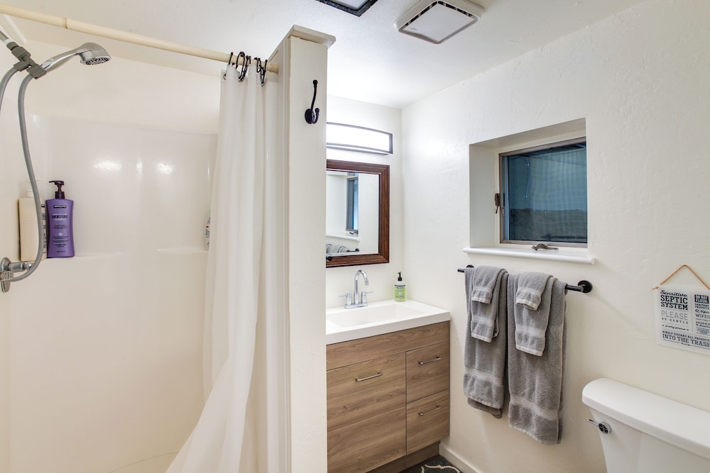 Harrison Getaway W/ Deck & Lake Views! - Heyburn State Park, Plummer