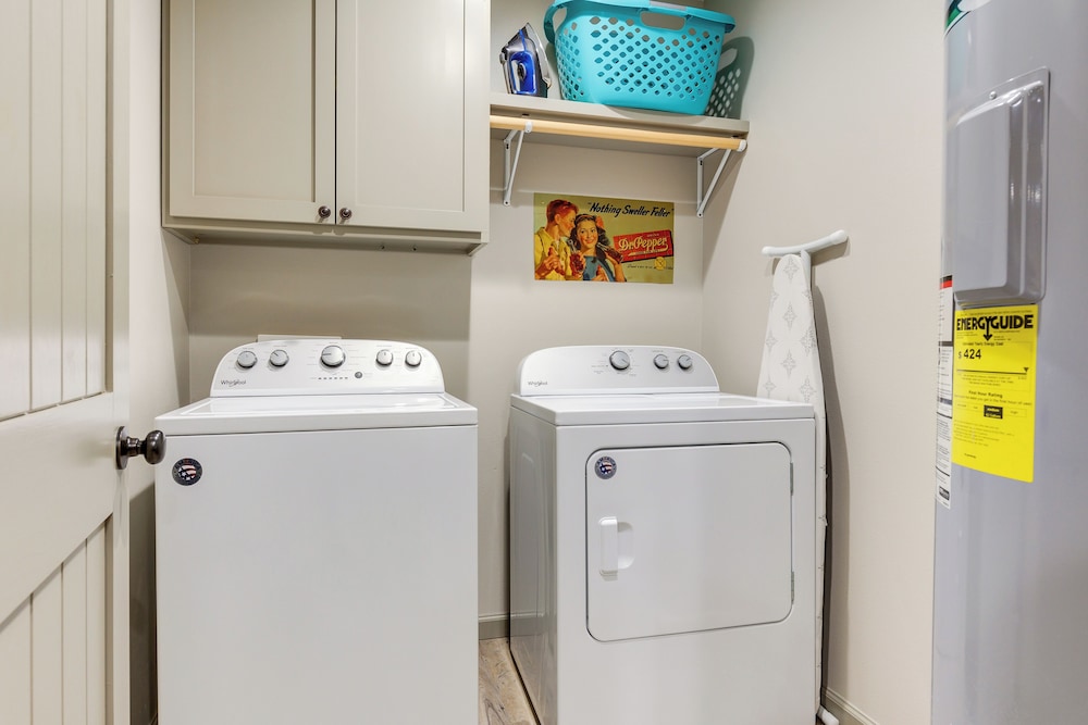 Rural Retreat W/ Covered Porch Near Jackson - Florida