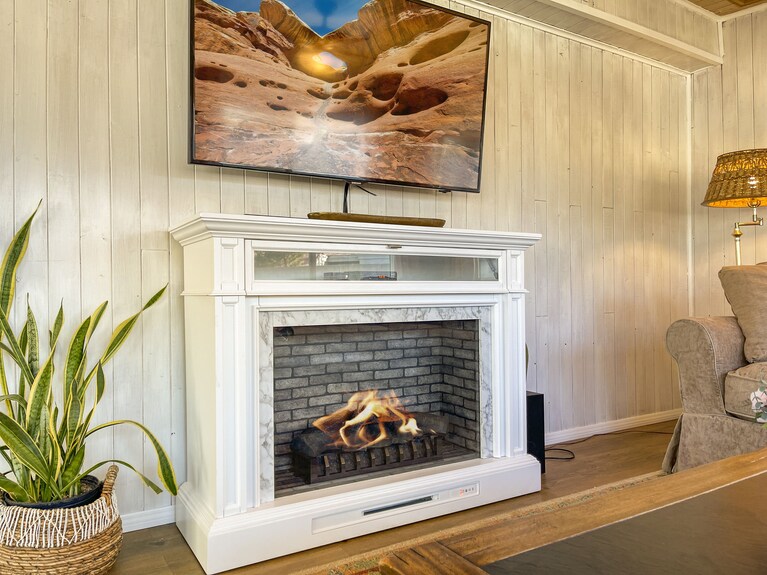 Garden House With 2 Kings, Playroom, And Pool! - Chandler, AZ