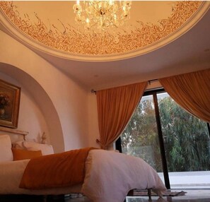 Quarto casal | Cofres nos quartos, Wi-Fi de cortesia, roupa de cama