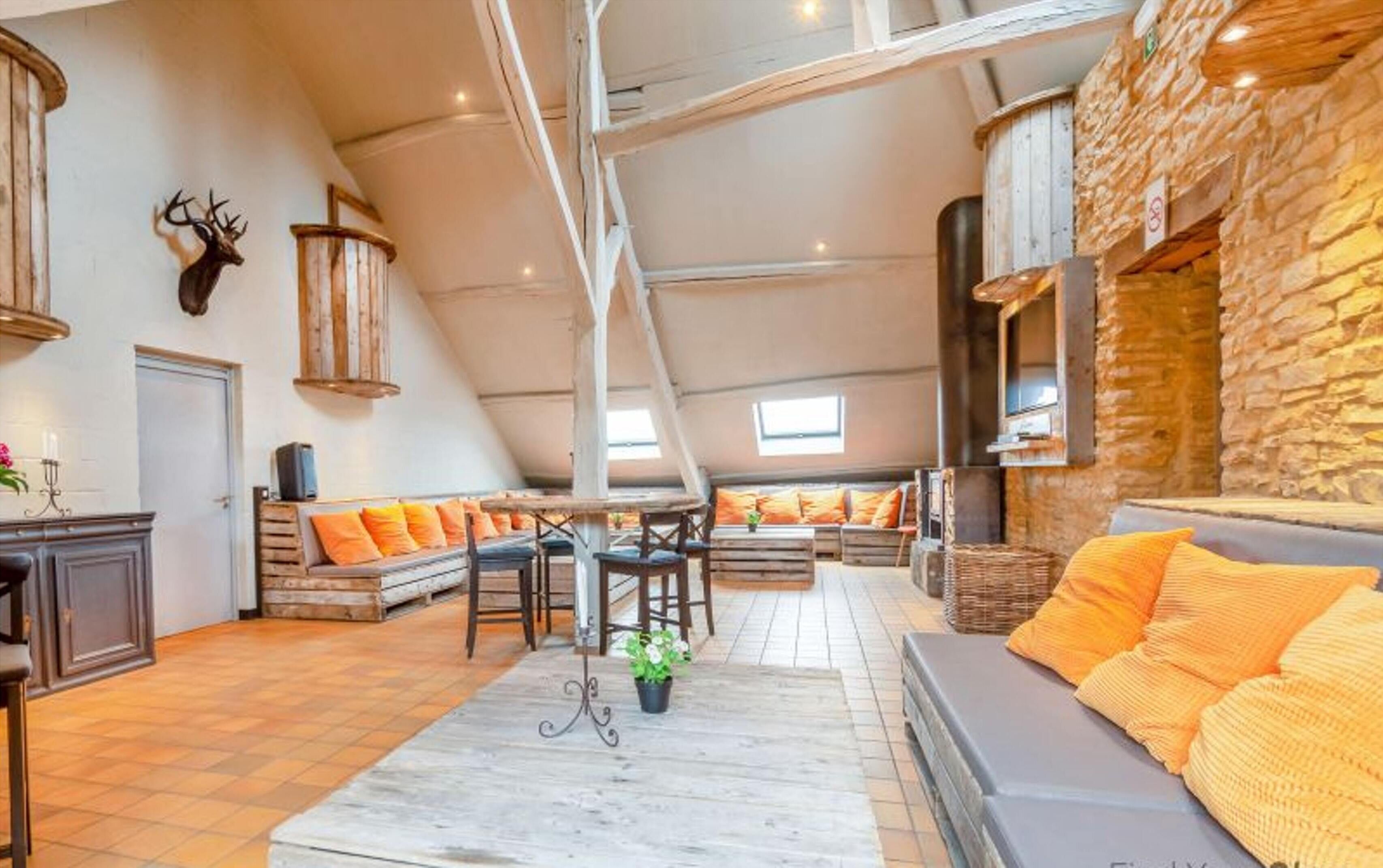 Homerez - Villa Spacieuse à Florenville Avec Piscine Privée - Florenville