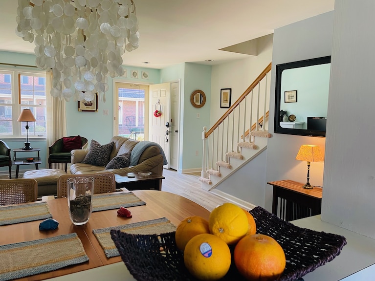 Cozy 2 Bedroom, 2.5 Bath Across From Cambridge City Marina - Maryland