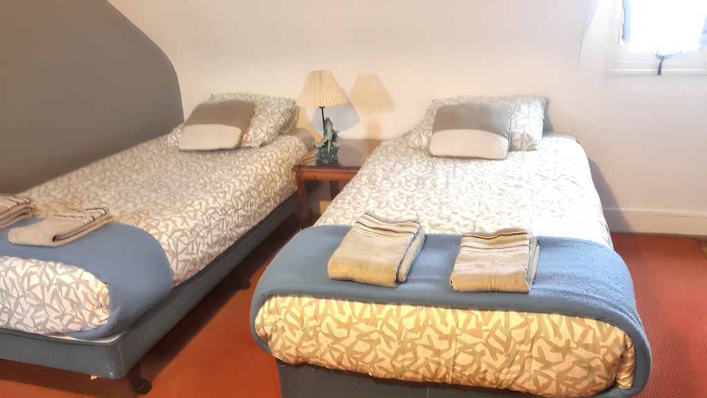 Homerez - Charmante Maison Près De Primelin Avec Jardin Et Terrasse - Pointe du Raz