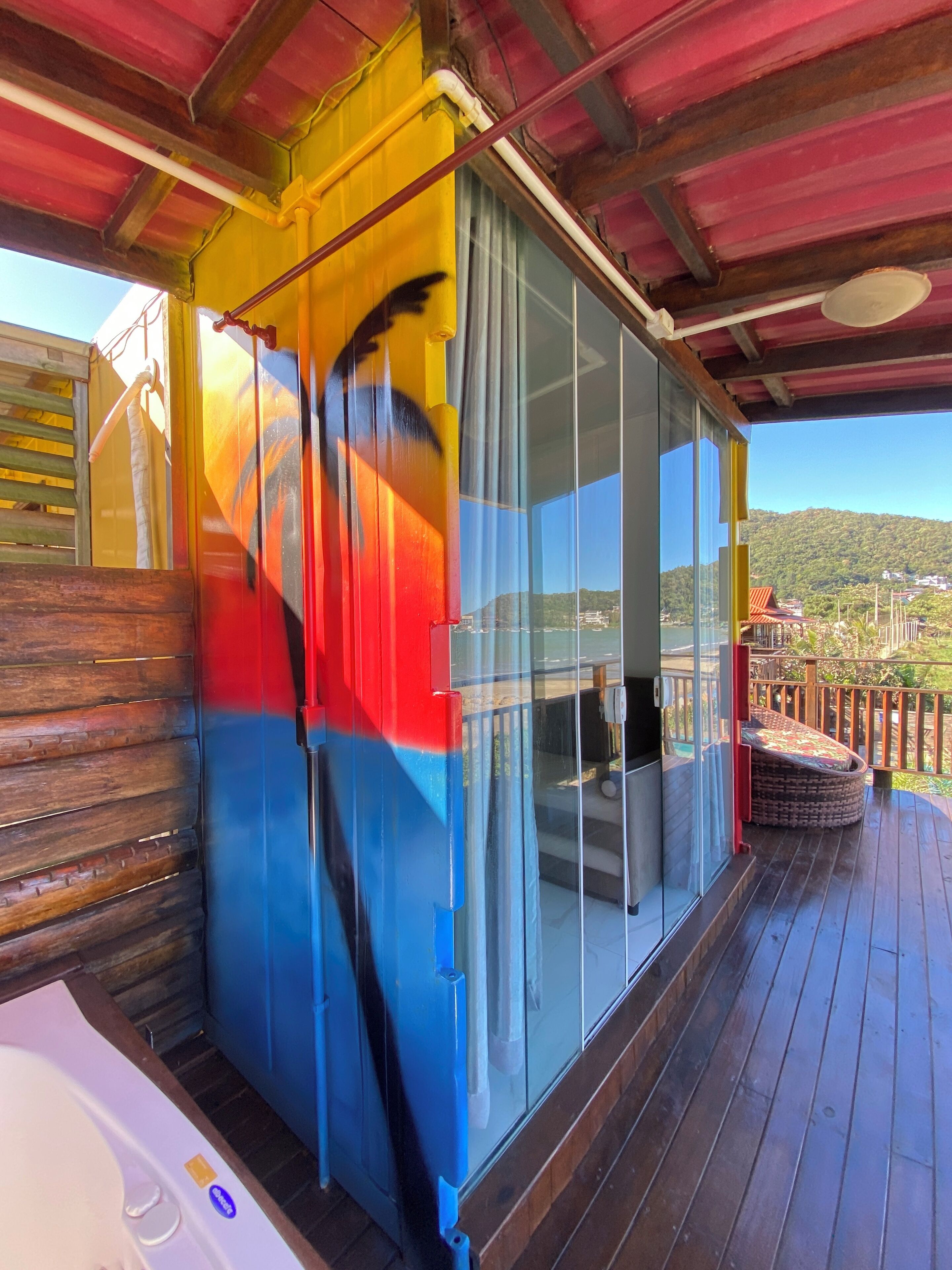 Quarto com Hidromassagem externa | Wi-Fi de cortesia, roupa de cama