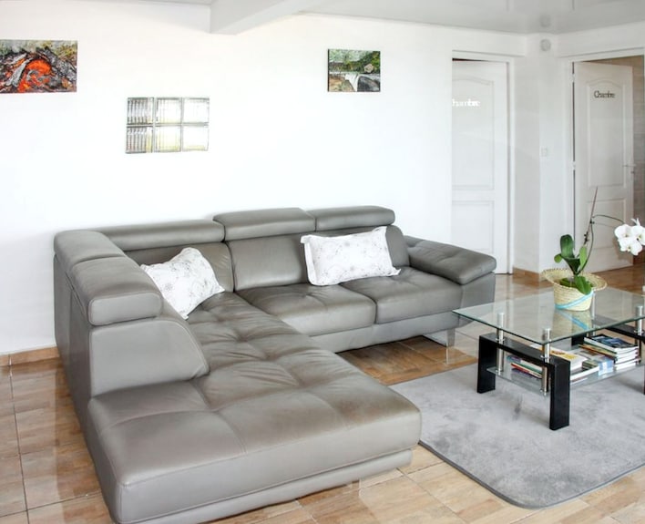 Homerez - Villa Charmante à Le Tampon Avec Piscine Privée - Saint-Pierre