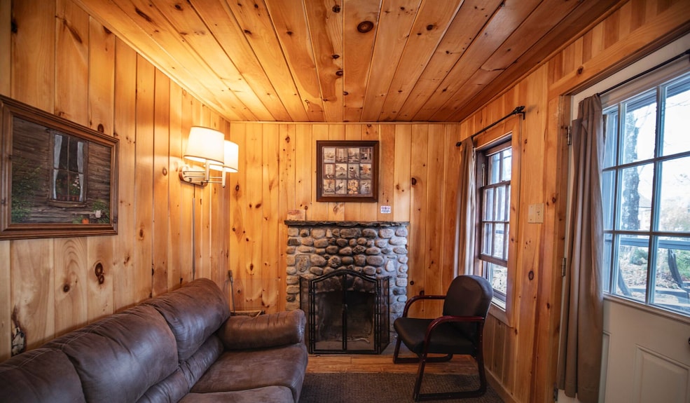 Riverside Relaxation: The Moose Antler At The Pemicabins - New Hampshire (State)