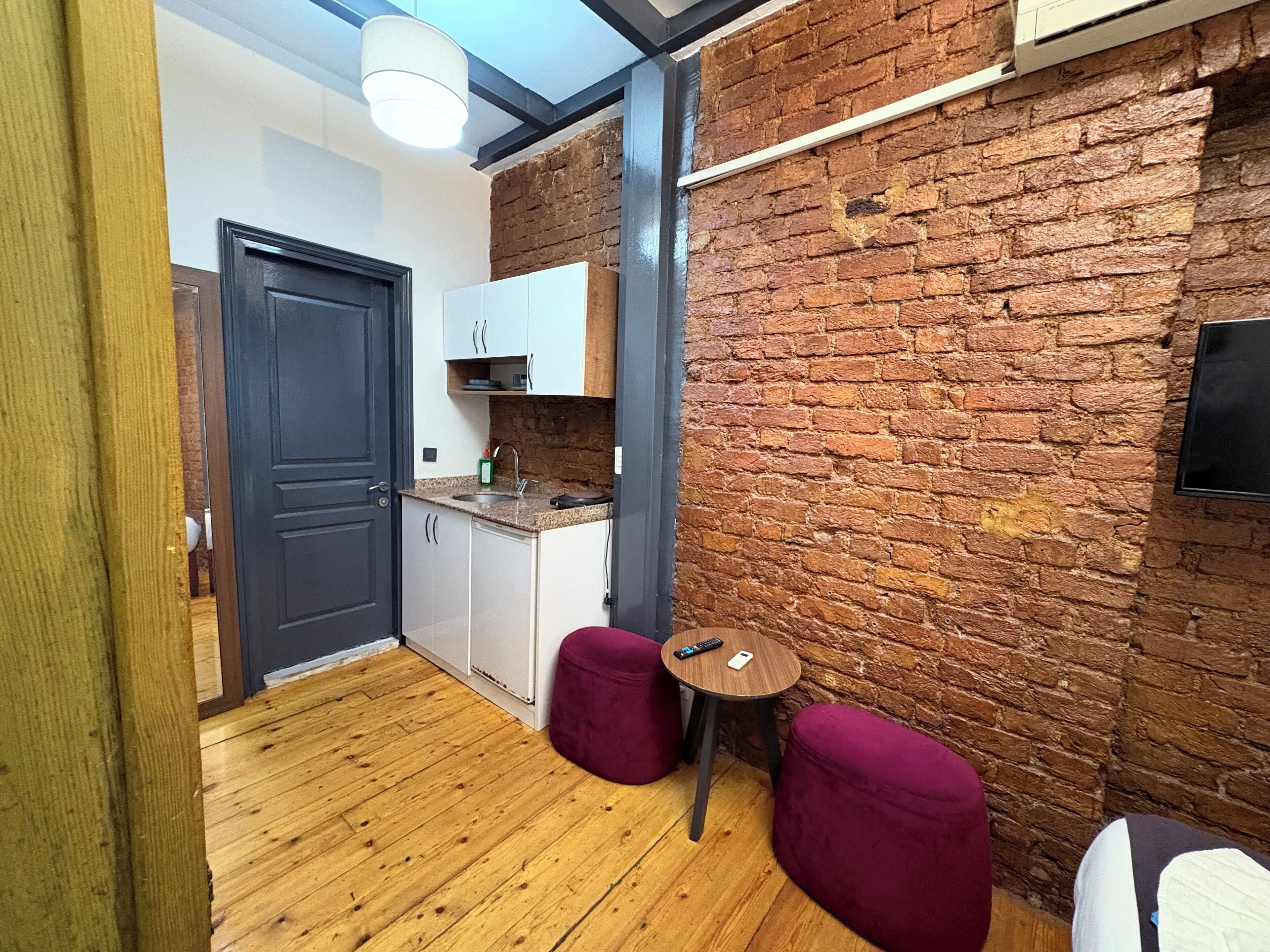 Quarto econômico | Cozinha privada | Frigobar, talheres/pratos/utensílios de cozinha, produtos de limpeza