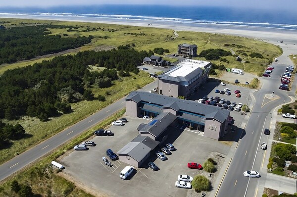 Pet-friendly Hotel! Indoor Pool And Sauna, Perfect For A Long Beach Getaway! - Long Beach, WA