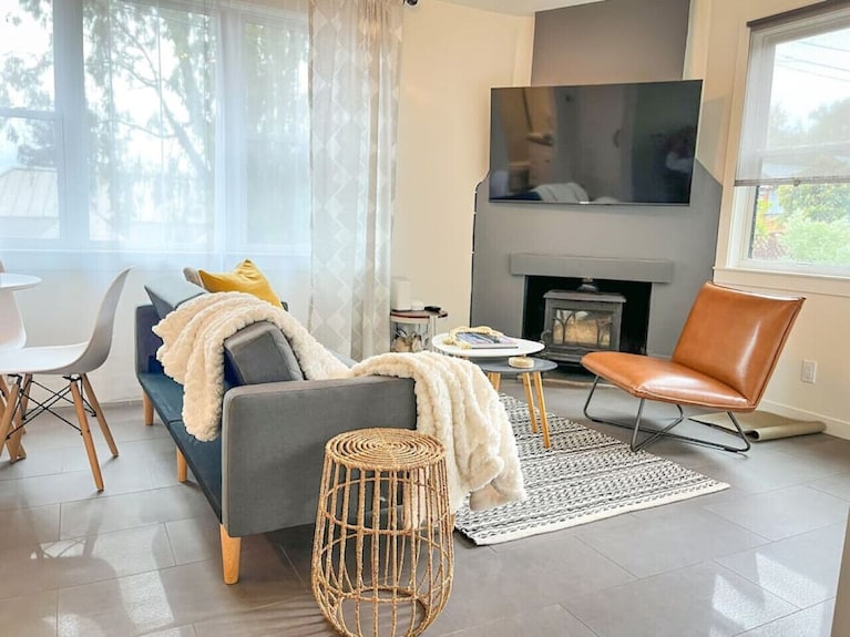 Hot Tub, Bright, Modern, Steps To Downtown - San Rafael, CA