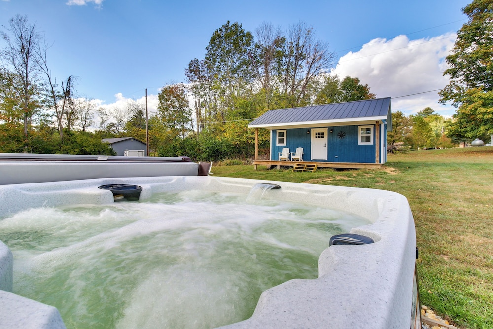 Hillsboro Hideaway W/ Private Hot Tub & Bunkhouse! - Rocky Fork Lake, OH